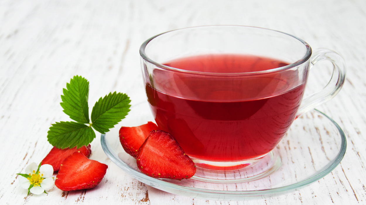 8 Strawberry Tea Benefits: Why Drink The Tea In 2025